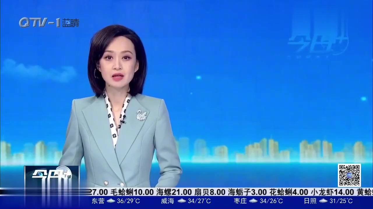 楼道内电线裸露,单元门损坏,感应灯失灵,居民担心安全问题