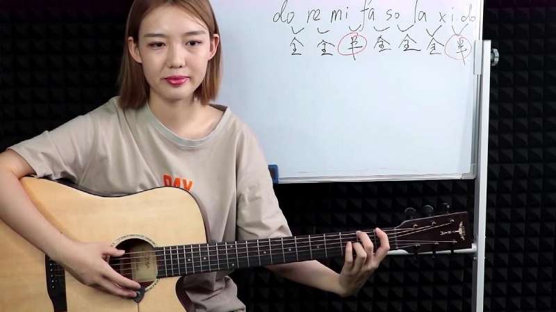 吉他怎么看谱子,小姐姐教你怎么看简谱,一起来学习吧