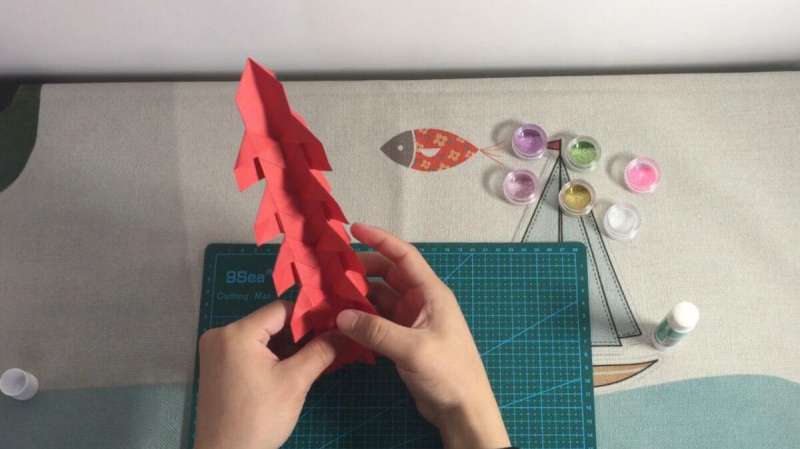 宝宝想要火箭模型怎么办?让自己动手折出来呀