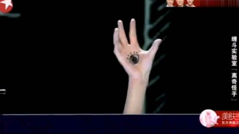 疯狂实验室太逗人啦,就连笑傲帮的主持人说话都是包袱不断