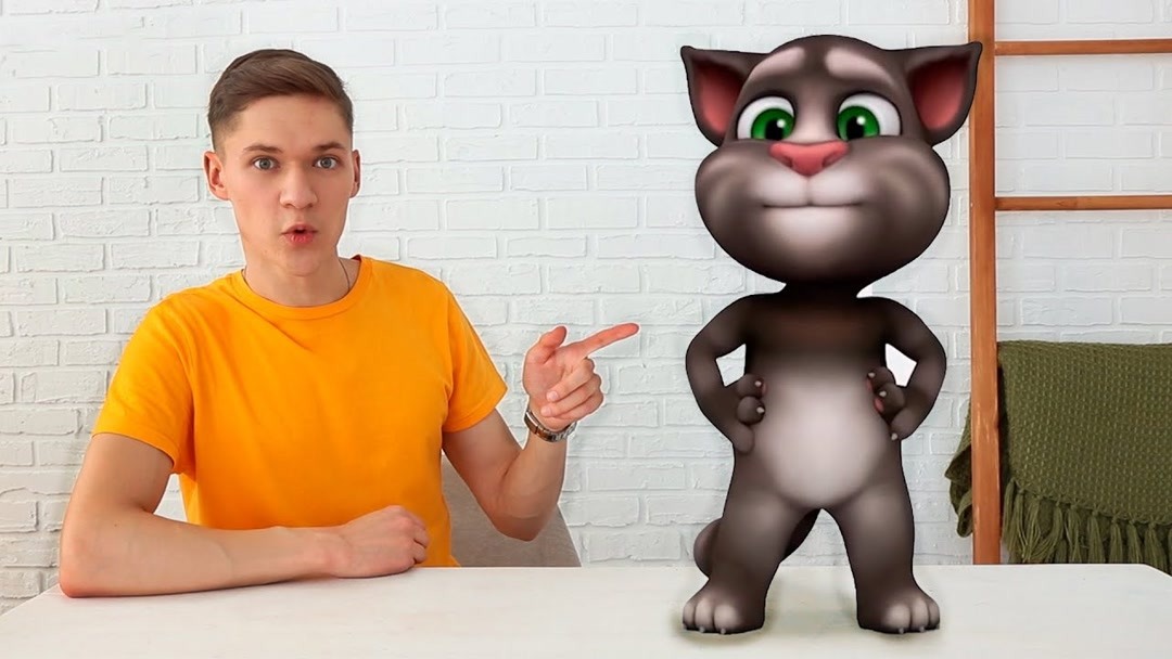 搞笑模仿秀:男孩和汤姆猫玩的很开心,挑战各种不同的动作!