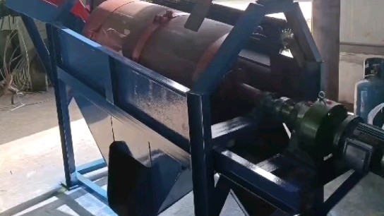 实验型滚筒筛筛分半干湿煤泥视频反馈筛分效果好。