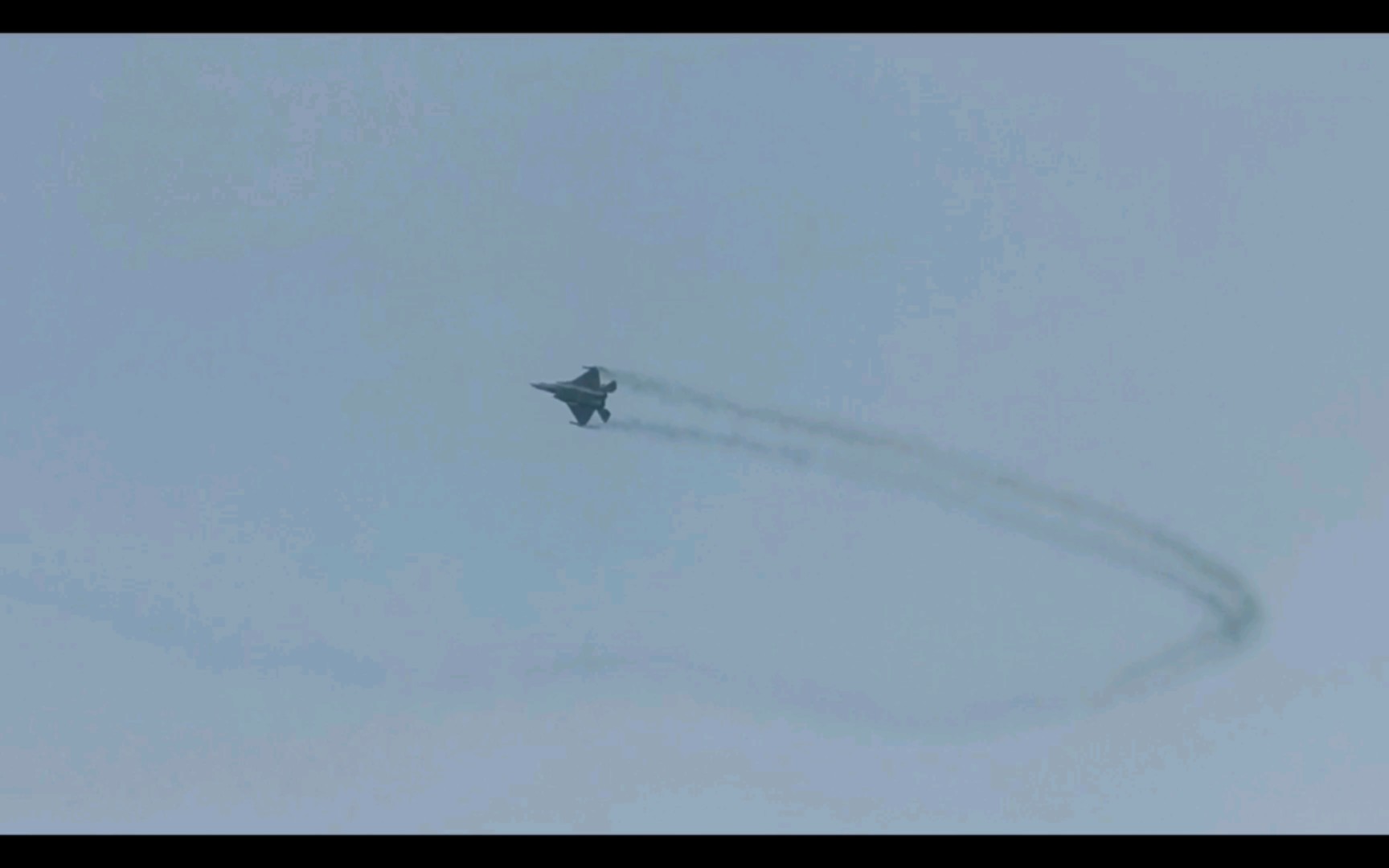 福建号航母舰载机模型拉烟,鹰酱惊呆!?