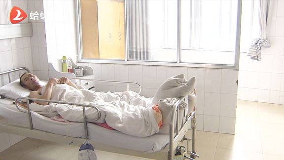工地里被砸伤,为了赔偿包工头动起歪脑筋!