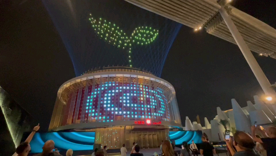 迪拜2020世博会中国馆灯光秀完整版,祖国让人骄傲!