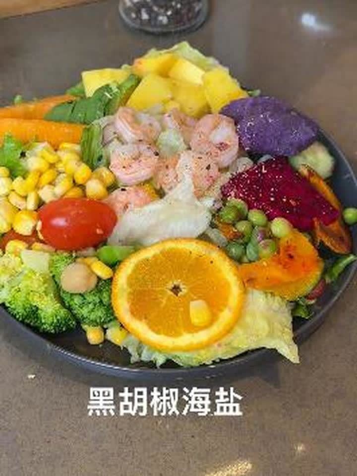 口感丰富的大瓶黑胡椒海盐搭配什么都好吃