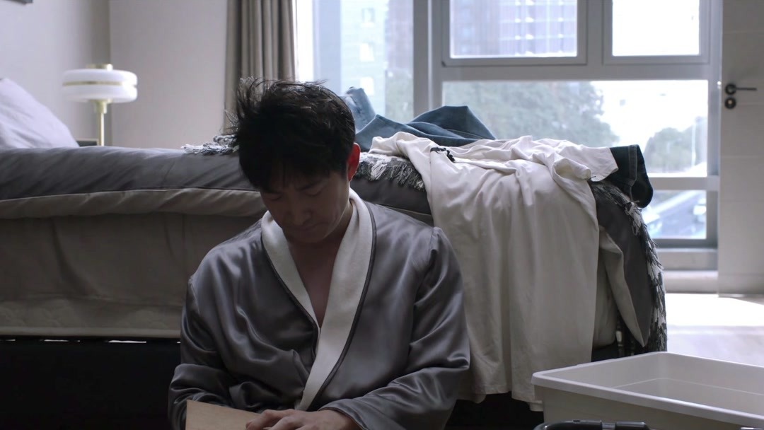 《精英律师》冀遇翻到与小安的合影 瞬间伤感情绪又上头了