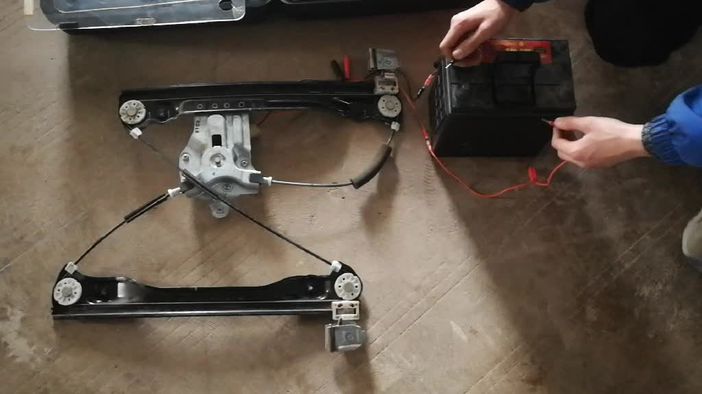 玻璃升降器工作演示