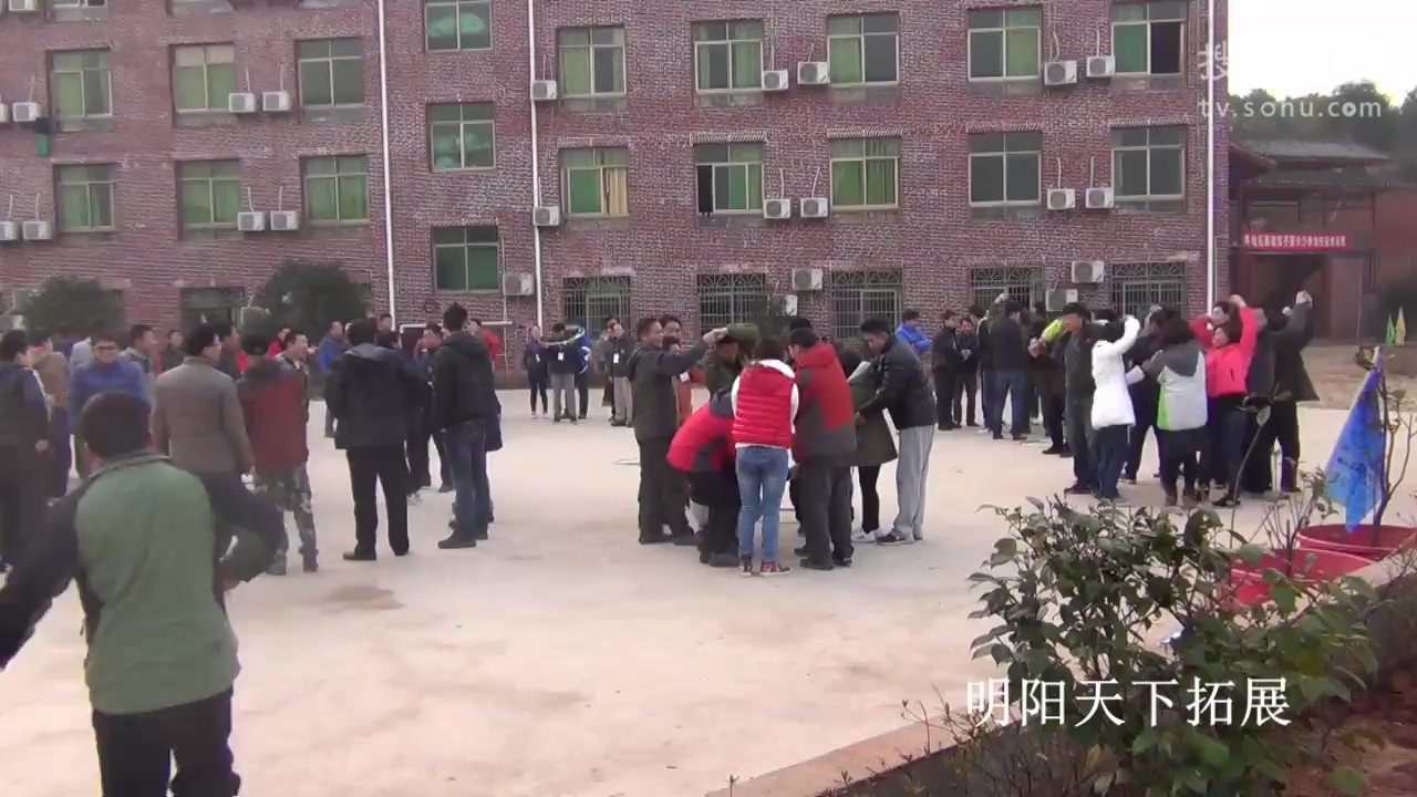 26破冰游戏解手链一圈到底