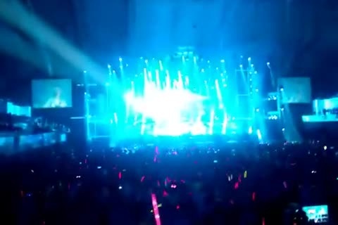 【凤凰传奇武汉演唱会】月亮之上