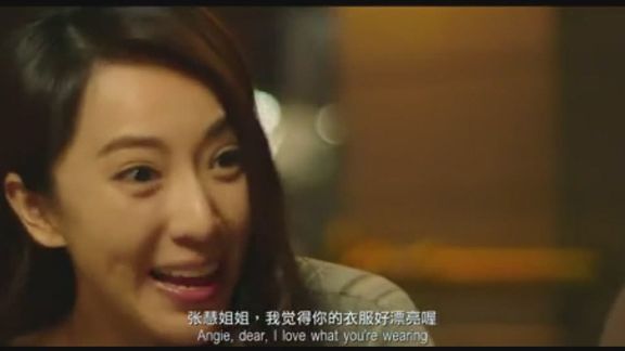 会撒娇的女人果然不一样,估计旁边女子鸡皮疙瘩都掉一地了吧