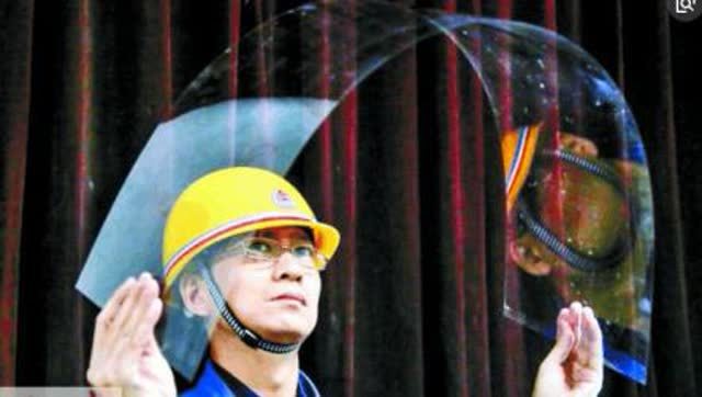 玻璃可随意弯折,还只有两张A4纸厚?这波高科技我服气!