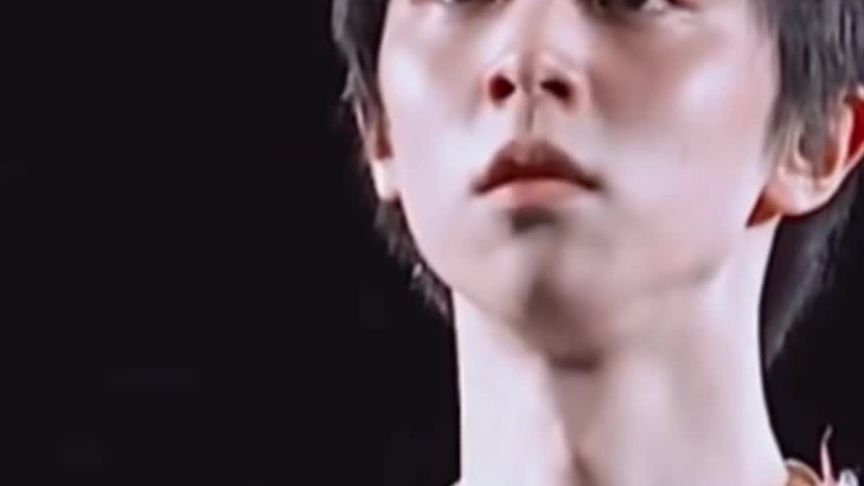 #羽生结弦的笑容太甜了 容颜如玉,身姿如松,天若惊鸿,婉若游龙