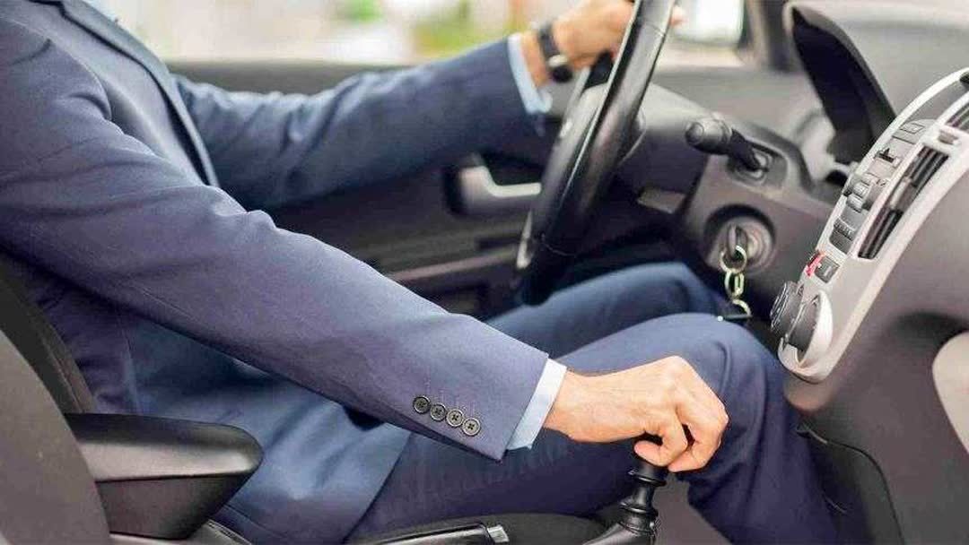 踩下刹车有咯吱异响是哪里的问题?