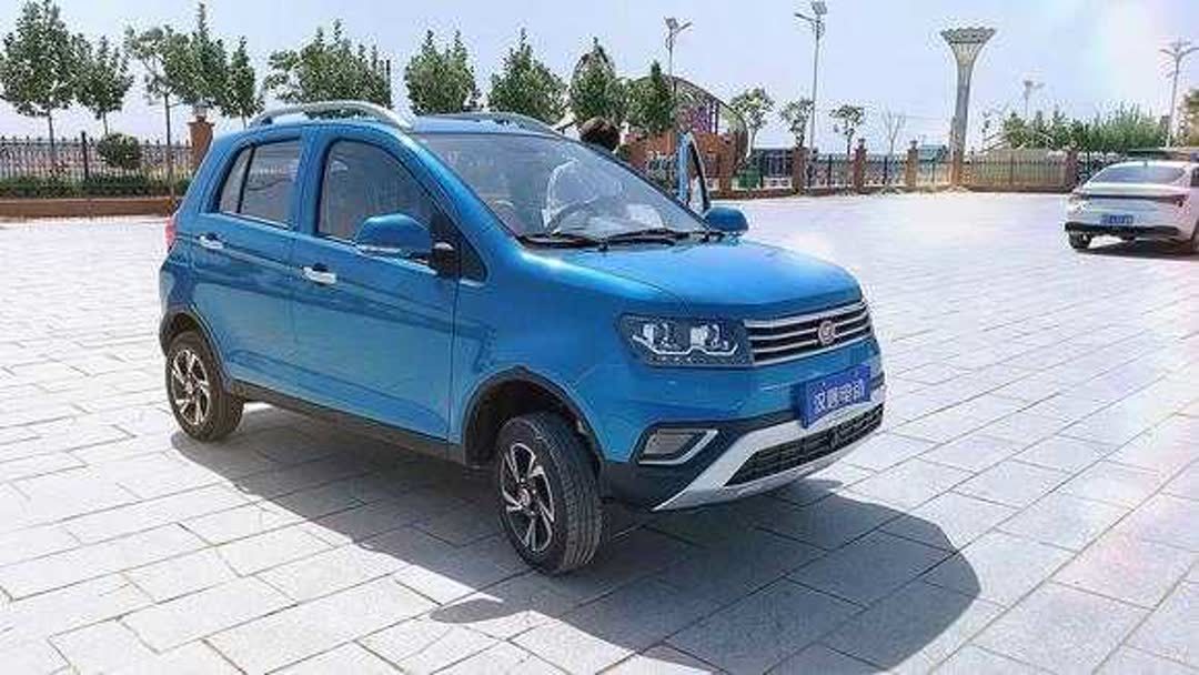 遮风挡雨代步好工具 续航六百里 油电两用 配置高端