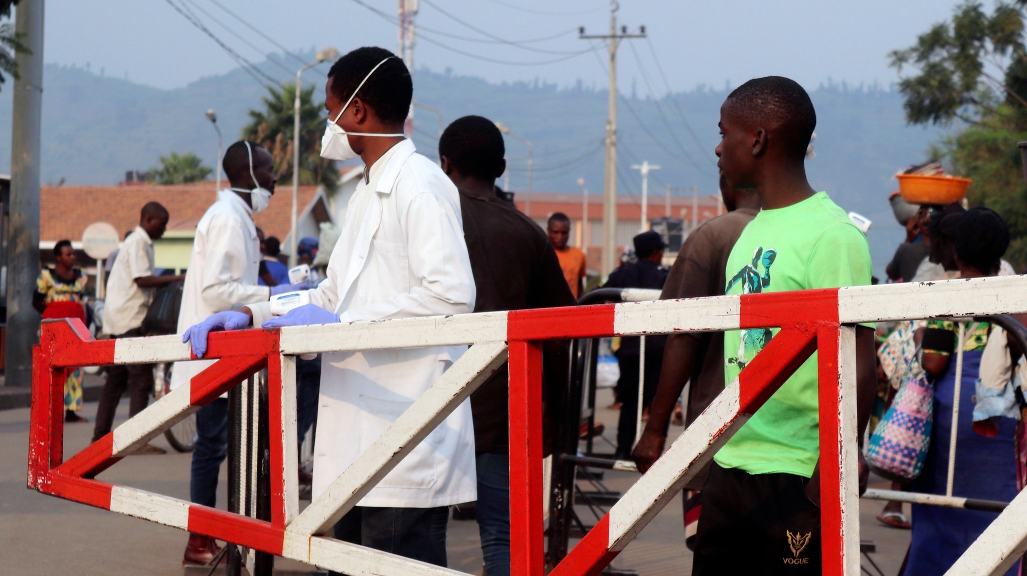 噩耗接二连三传来,全球新冠疫情人数还未下降,又一病毒开始蔓延