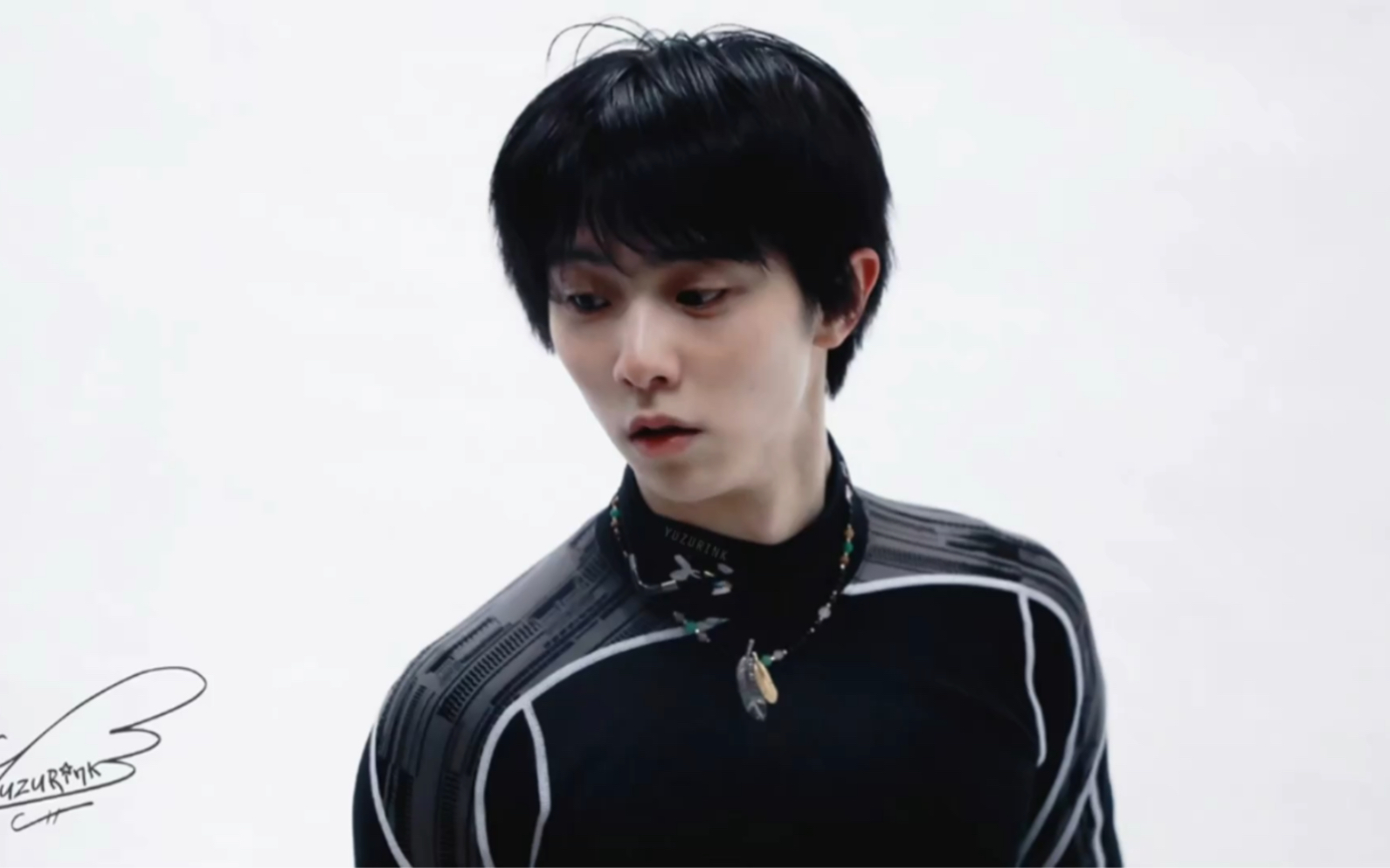 【羽生结弦】可能是陆地对于柚子来说太滑了,到了陆地上就变成了“...