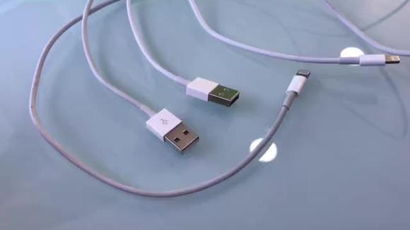 如何辨别苹果原装数据线和非原装数据线简单粗暴3个点