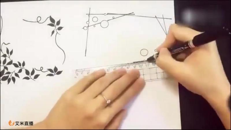 2分钟教孩子画出简单又漂亮的手抄报边框