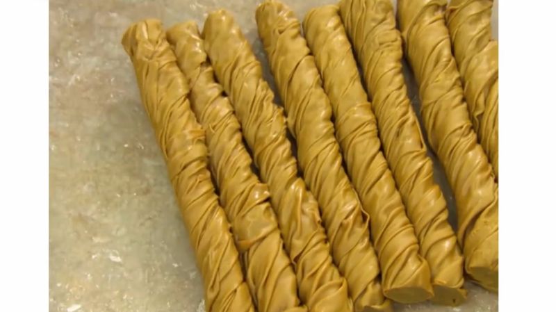 带你走进橡皮筋的制作工厂,见识一下橡皮筋是怎样制作的!