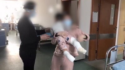 湖北武汉:直播间买热水袋充电时直接爆炸,1岁婴儿惨被烫伤