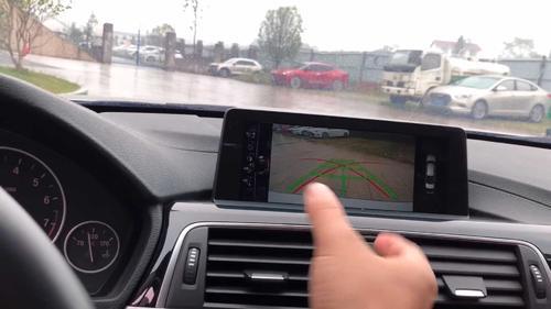 停车时怎样看倒车影像,很多新手司机还不会,手把手教你如何使用
