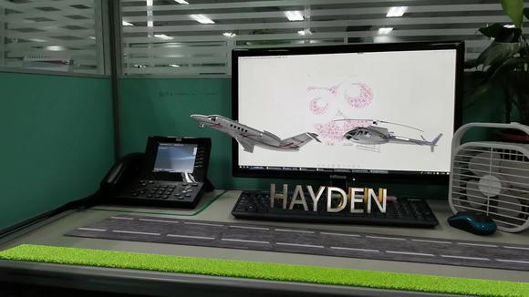 C4D 运动跟踪制做3D 实景动画--桌面上的飞机场-#西瓜新人#