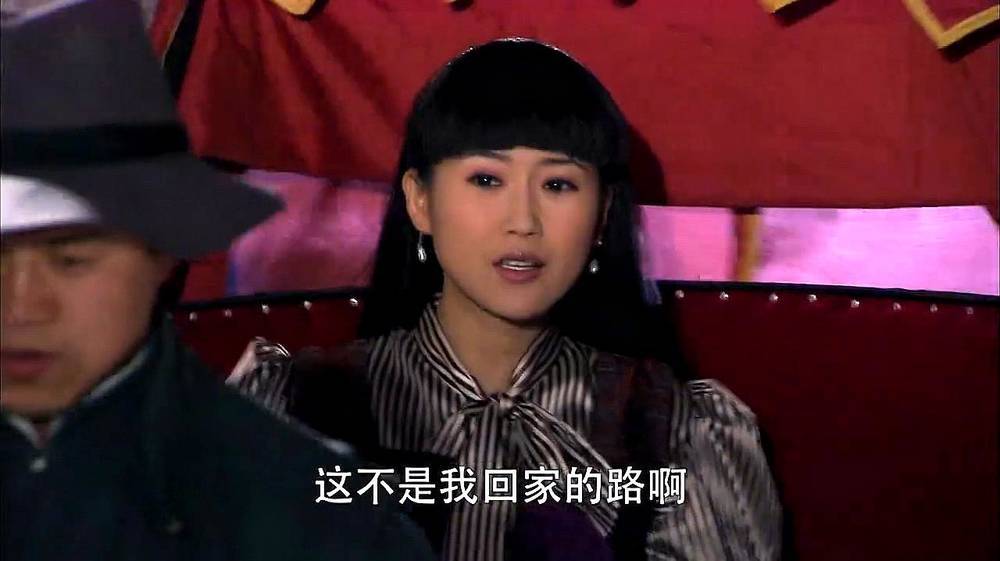 千金惹恼阴险的管家,回家路上遭殃了,穷学生出现英雄救美太帅气