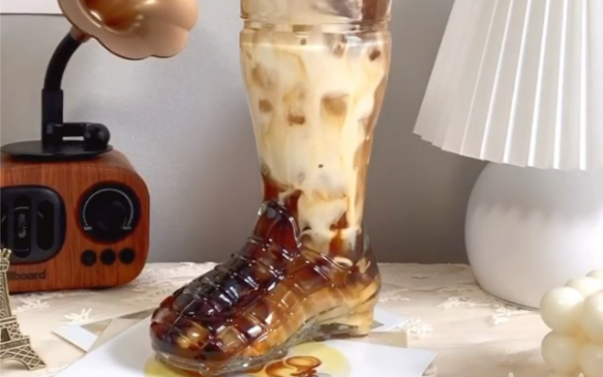 【治愈不开心】玻璃靴子杯配留声机|sweet coffe 拿铁韩国家庭咖啡|...