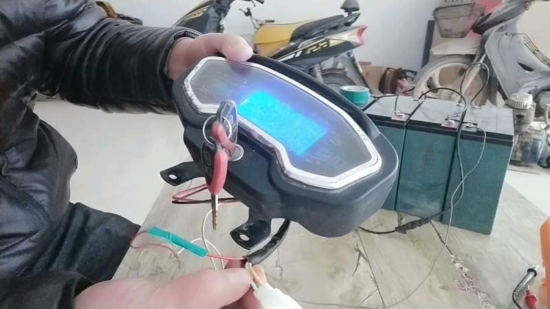 电动车指针仪表,换数字化仪表,线该怎么接?