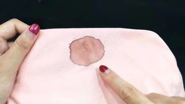 不管床单血渍多顽固,教你不用一滴水,新老血渍快速去除