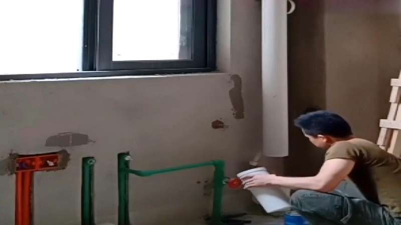 实拍老师傅改立管三通,恕我直言,就算没有加长伸缩节也简单!