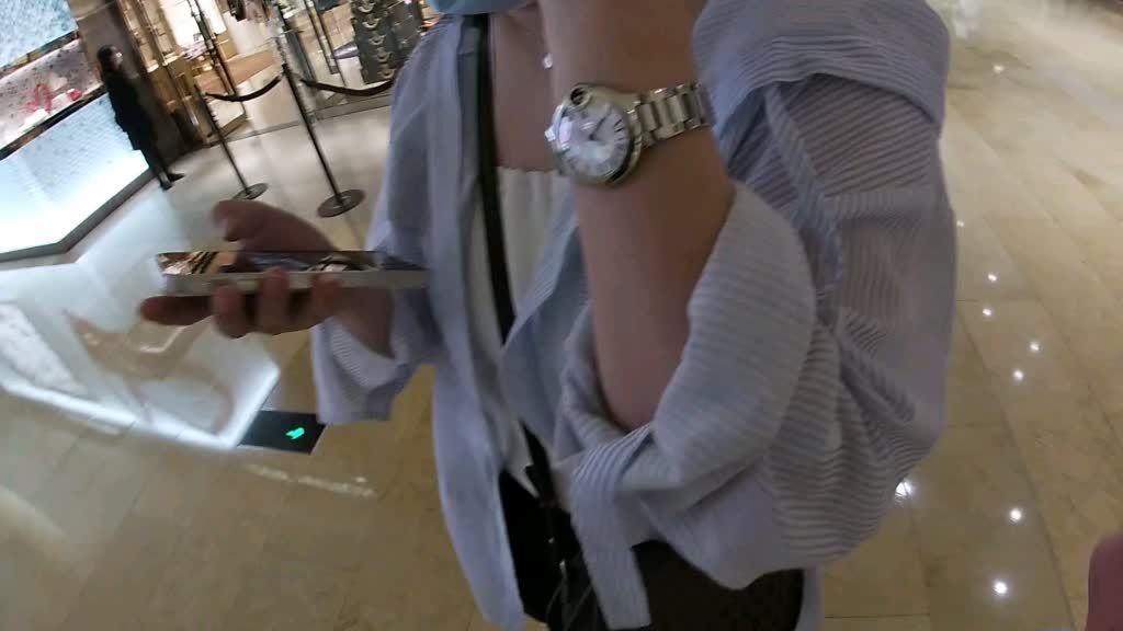 海南免税4.4万的卡地亚手表便宜6千多块很划算离开海南出发广州