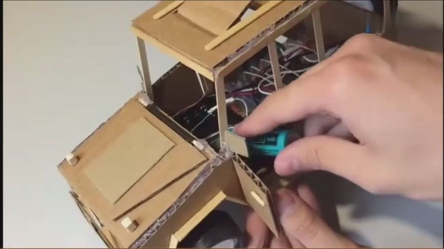 「DIY」如何用简单的材料制作一个遥控汽车!