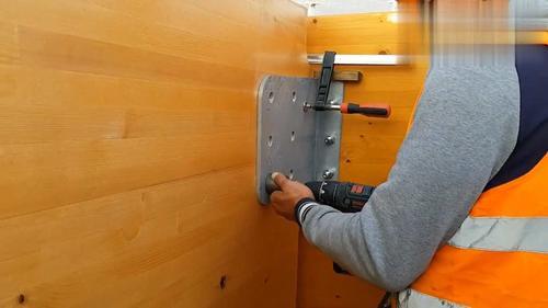 用木结构当房梁,这种建筑很奇特,感觉 比钢构成本还要高