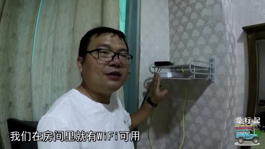你住宾馆还看电视吗?这电视机你绝对不想看,还不如玩手机!