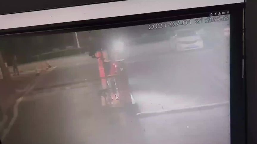 #监控下的一幕 #事故现场 #机车事故唉,遇到逆行的不要慌