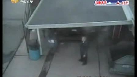 美国公布炼油厂爆炸视频