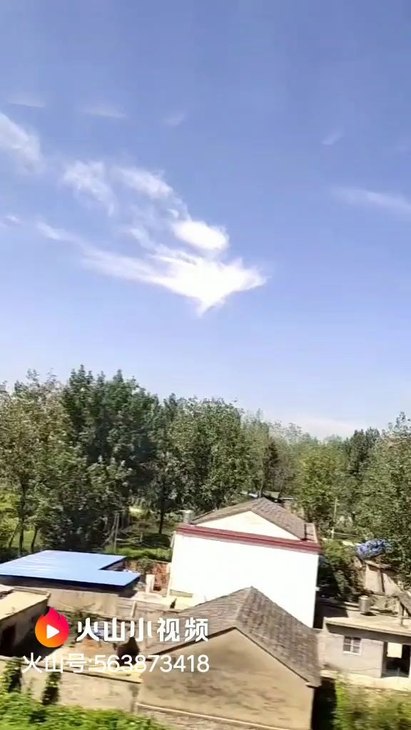 第一次使用ViVO X27手机拍的,感觉还不错,然后第一次发到火山小视频...