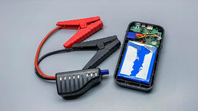 拆解汽车应急启动电源,巴掌大小输出500A电流是什么原理