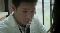 医生为女病人听诊,不料听诊器刚听心跳,女病人:流氓!