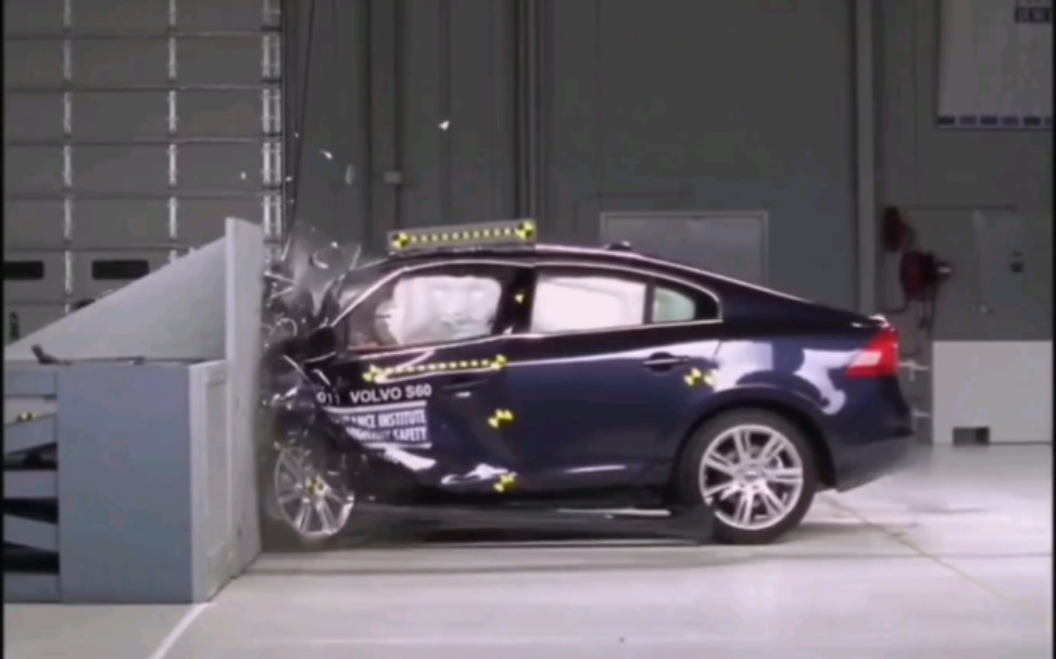 IIHS 2011 沃尔沃S60 20%偏置碰撞测试(极限测试)