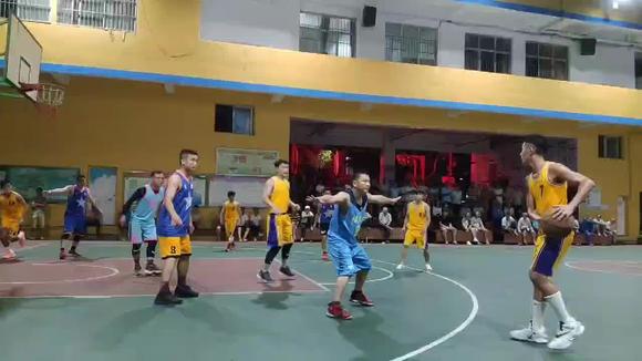 怎么说呢 就会投一些三分#南宁 #无兄弟不篮球