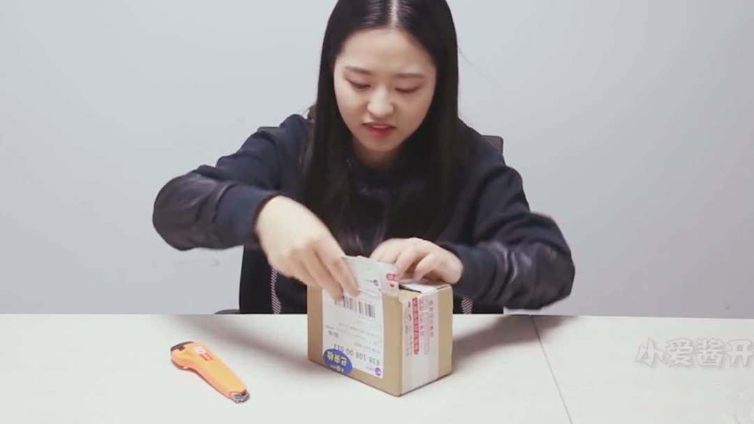 开箱:mini版的iPhoneX?最小的全面屏手机,开箱后看