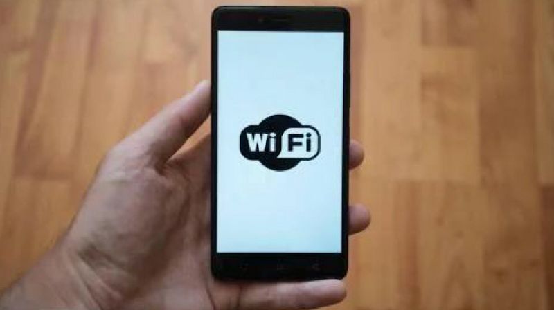 家里的wifi很卡很慢?教你一招,用手机查出谁在偷用你家wifi