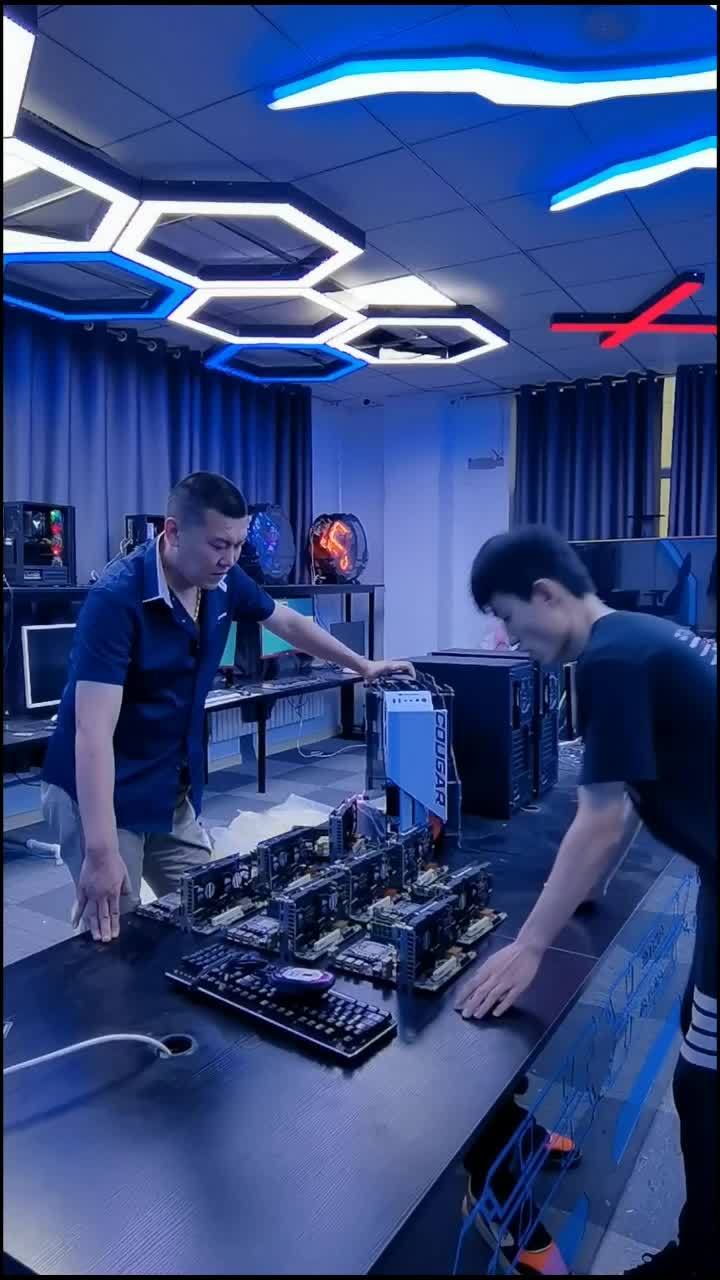 测试完了,这个电脑除了办公,啥游戏也玩不了,我上当了,你们小心