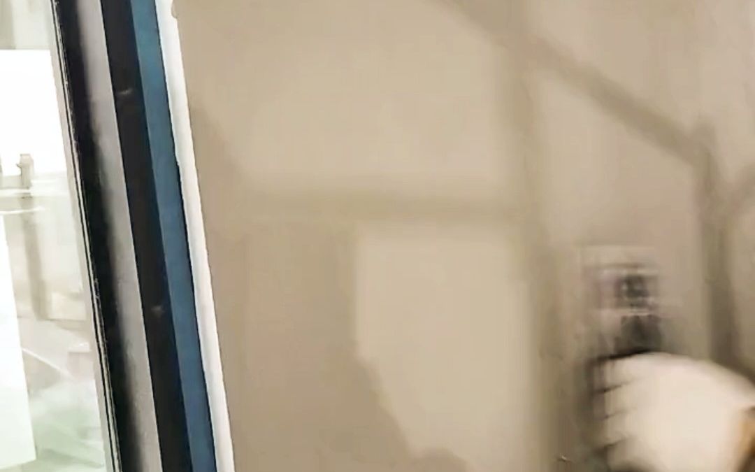 网红服装店装修设计,工业风墙面微水泥施工