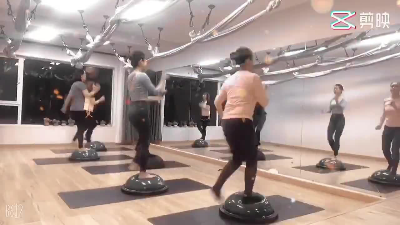 没有收不下来的女人,只有懒的瘦的女人瑜伽运动身材管理