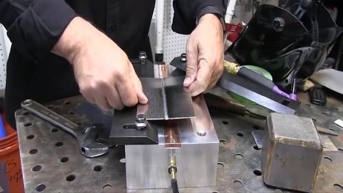 大神自制的焊接夹具,试用了一下,绝对不是一般的教授傅!