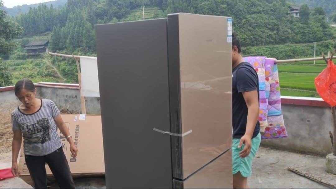 农村小伙实体店2619买的美菱三线冰箱,网上对比价格心凉了一截